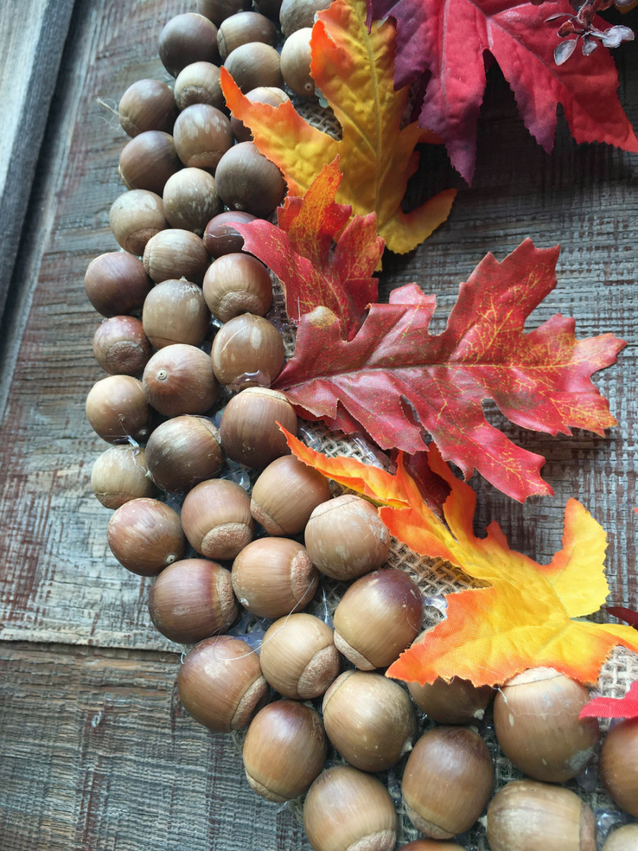 DIY Autumn Acorn Wreath Craft