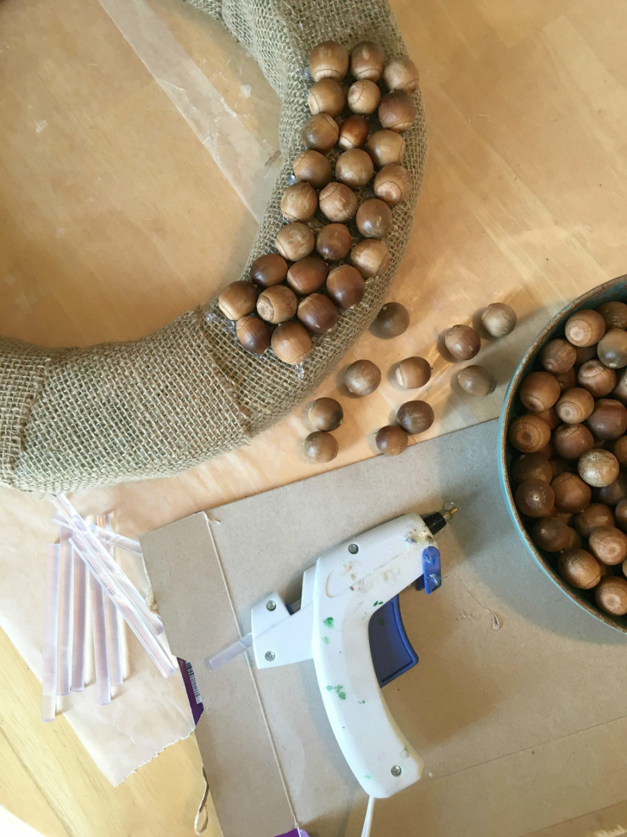 DIY Autumn Acorn Wreath Craft
